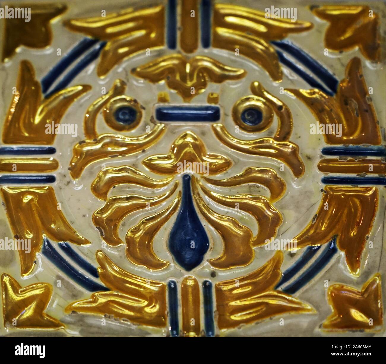 Gold lustre tile with two lions, by William De Morgan (1839-1917) an ...