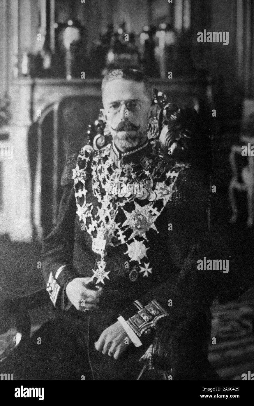 King gustaf v hi-res stock photography and images - Alamy