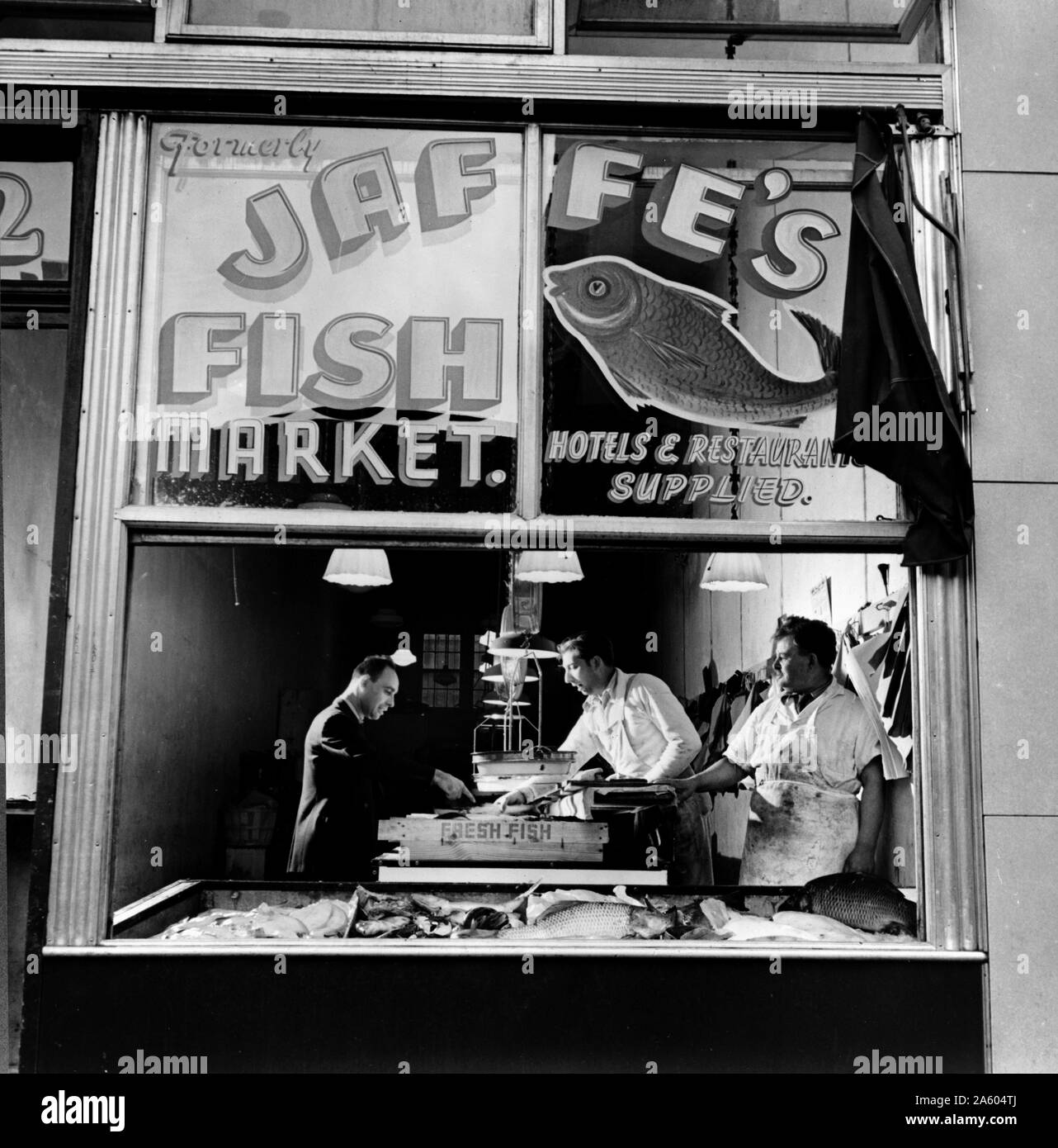 Jewish store in new york hi-res stock photography and images - Alamy