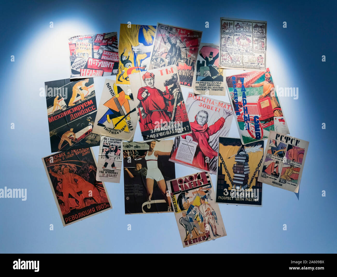 Soviet propaganda posters hi-res stock photography and images - Alamy