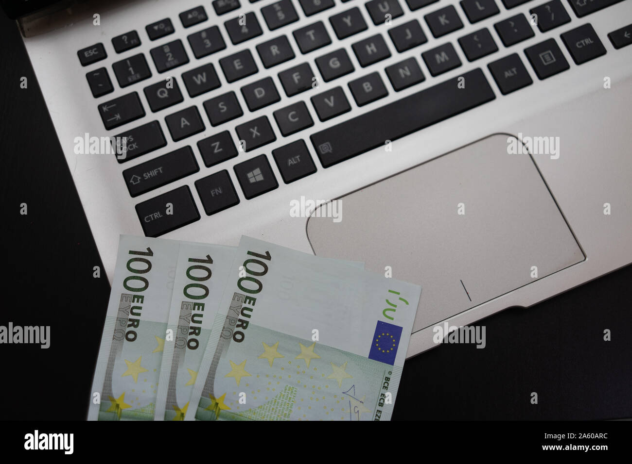 Black keyboard pen euro hi-res stock photography and images - Alamy
