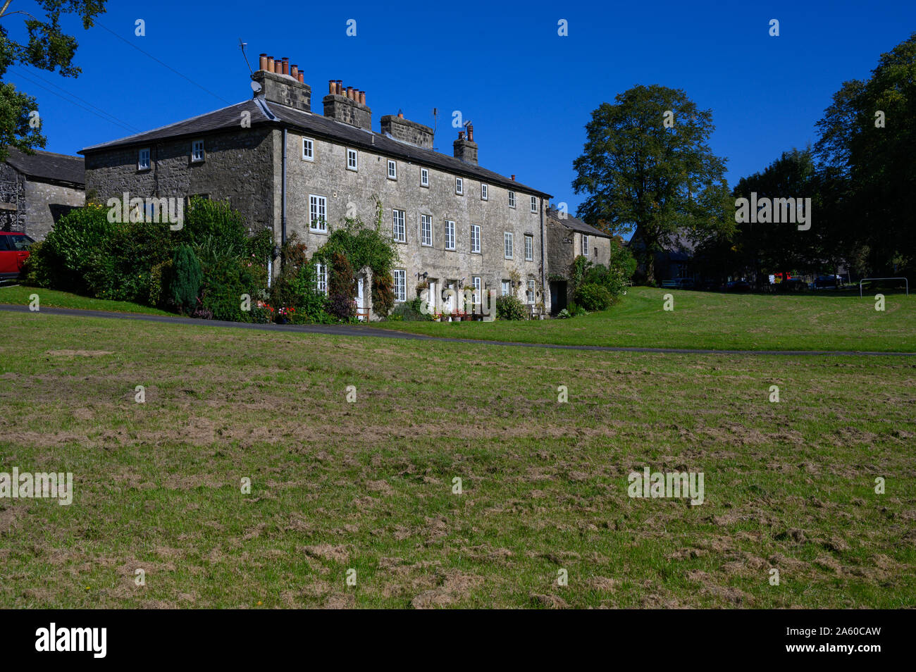 The idyliic village of Langcliffe near Settle, North Yorkshire Stock ...