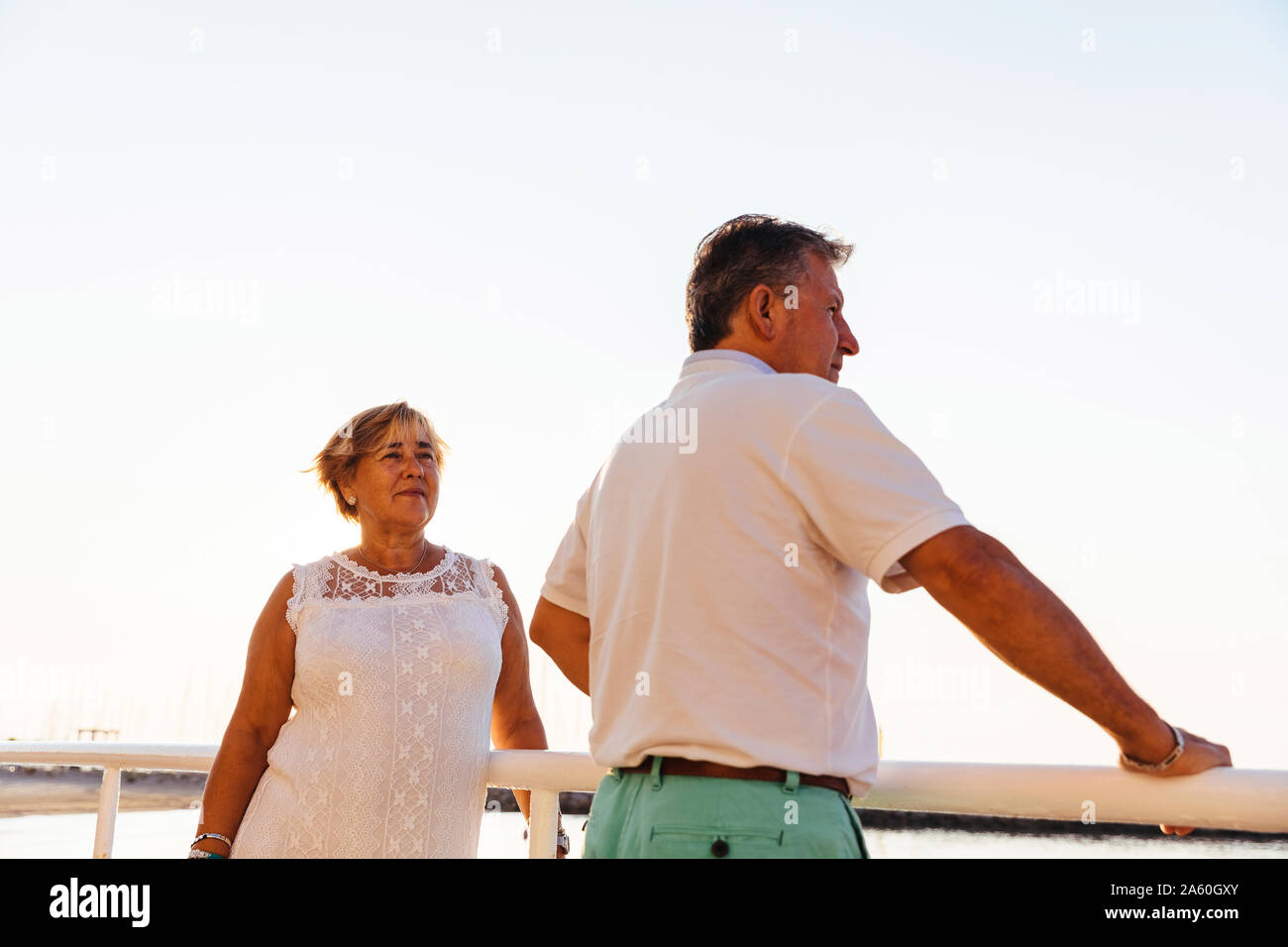 Couple at the sunset hi-res stock photography and images - Alamy