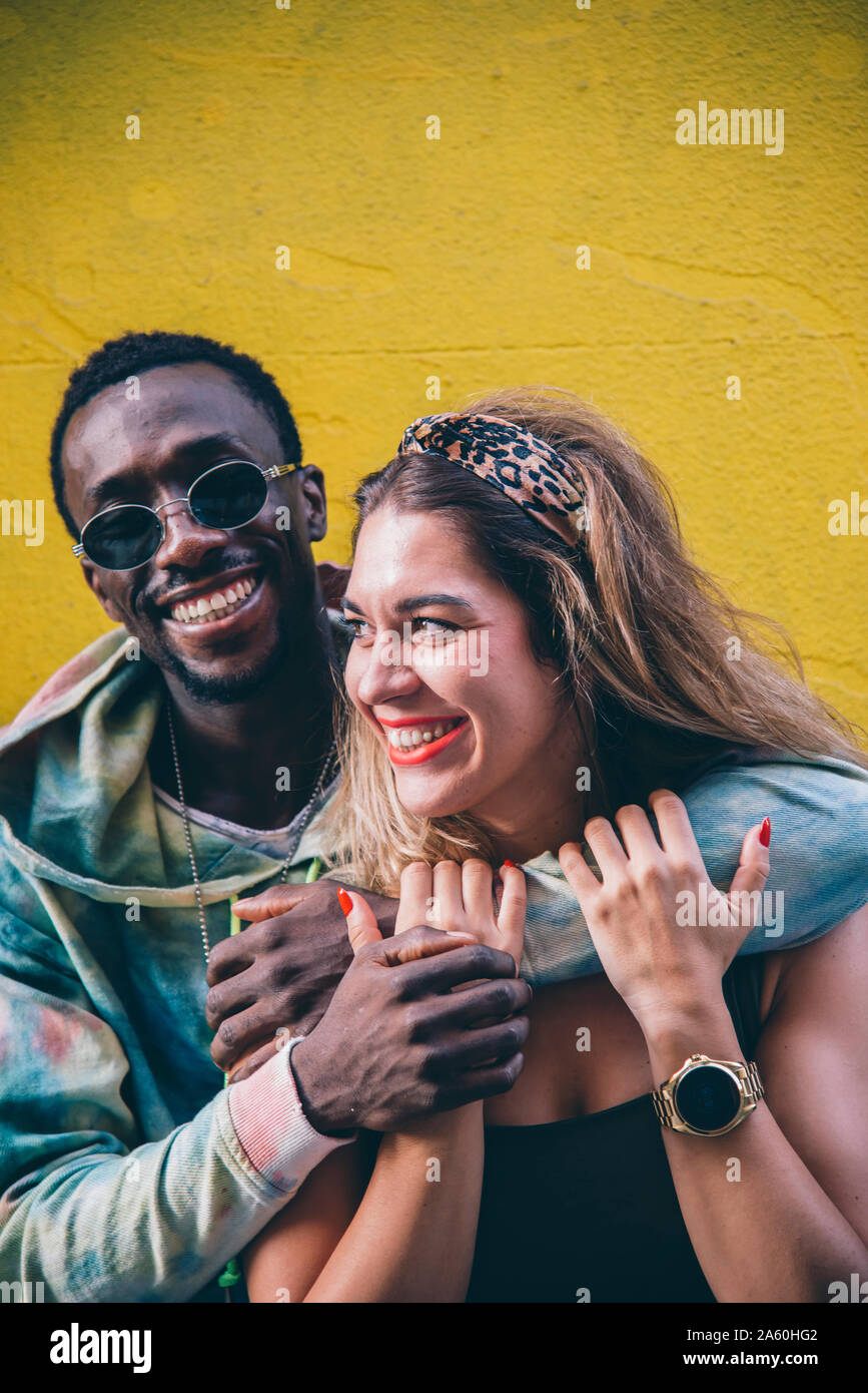 Couple in yellow hi-res stock photography and images - Alamy