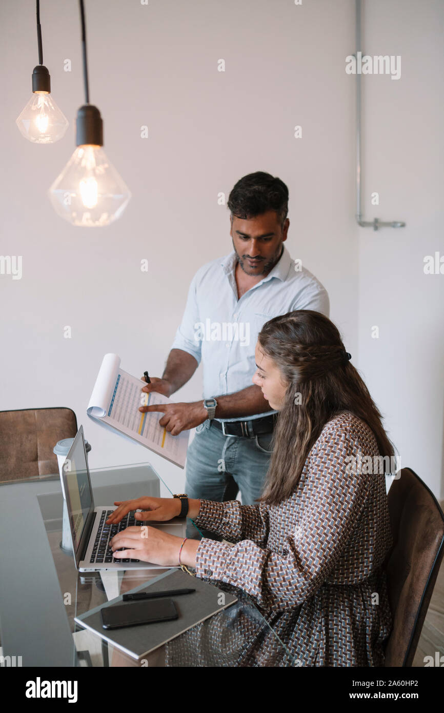 Employee table hi-res stock photography and images - Alamy