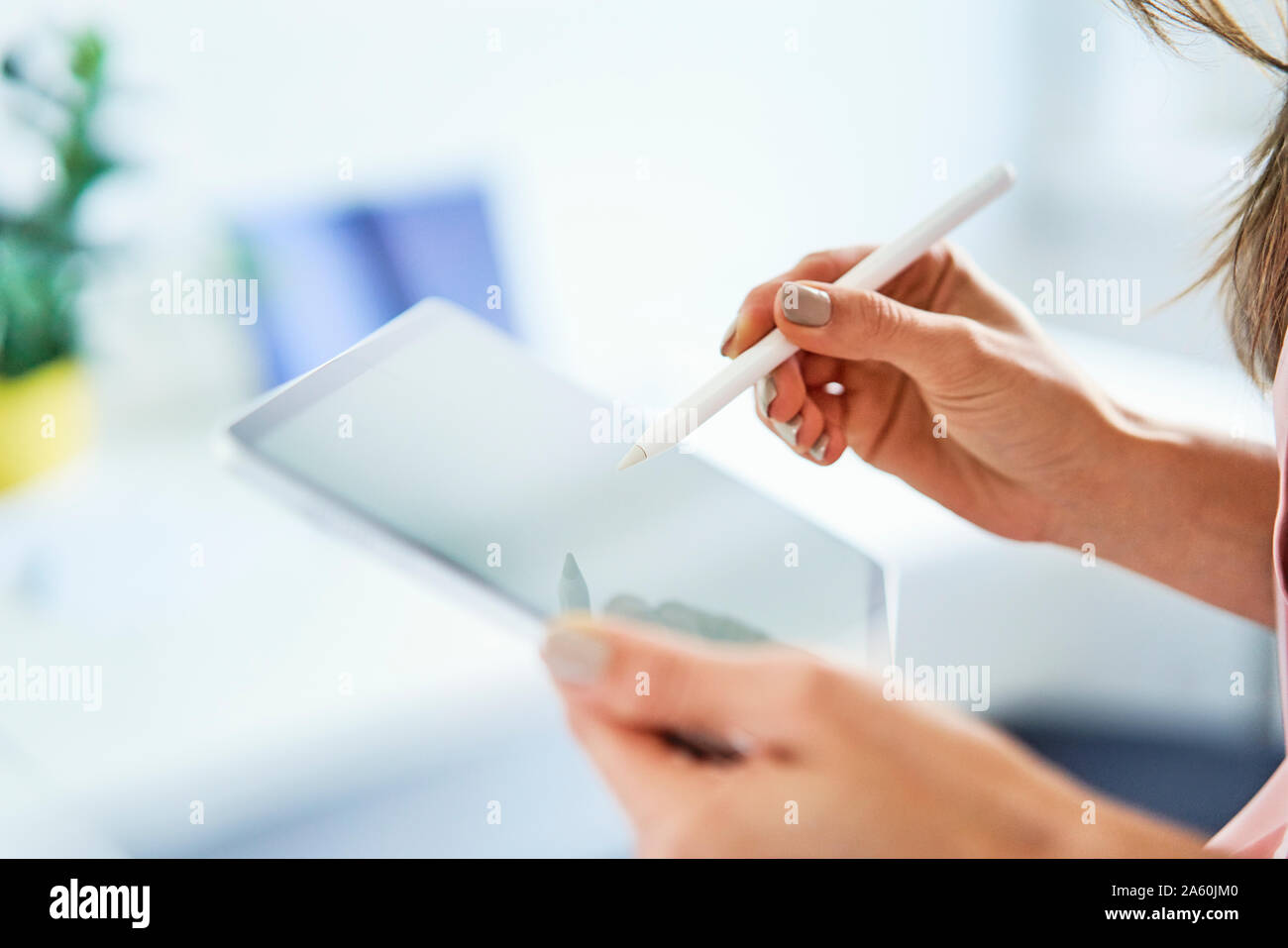 White office pen in hi-res stock photography and images - Alamy