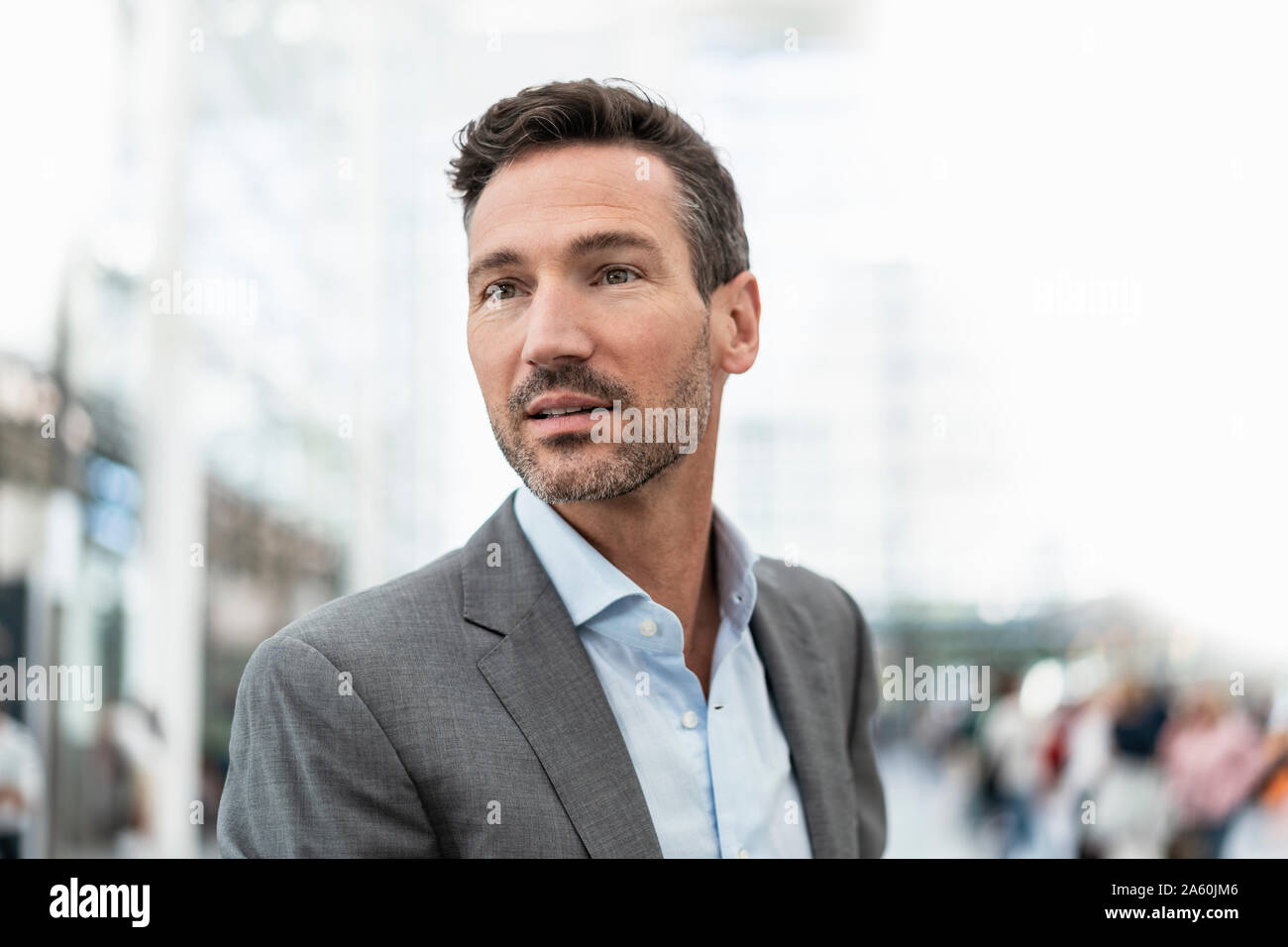 People around the city hi-res stock photography and images - Alamy