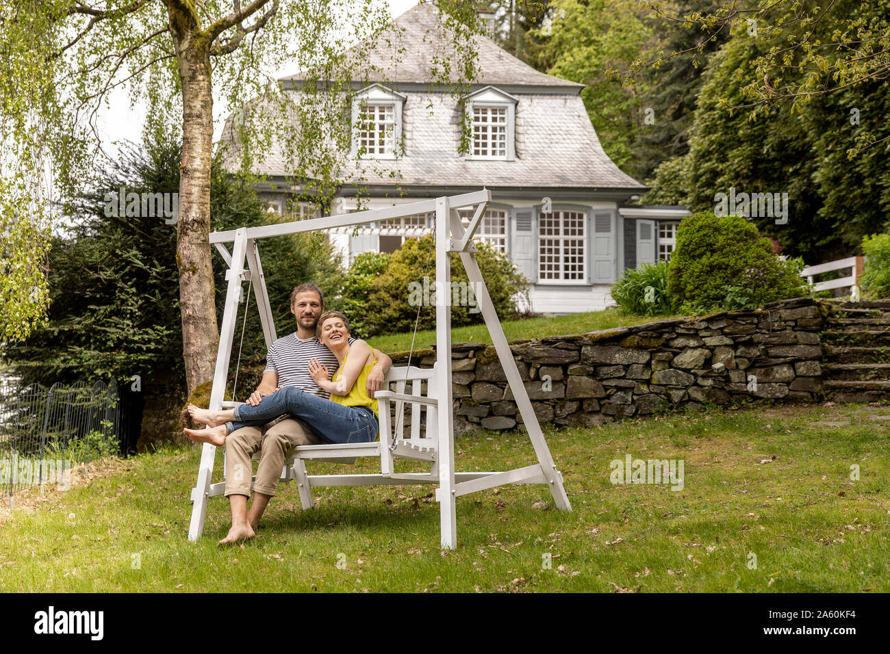 Relaxed garden hi-res stock photography and images - Alamy