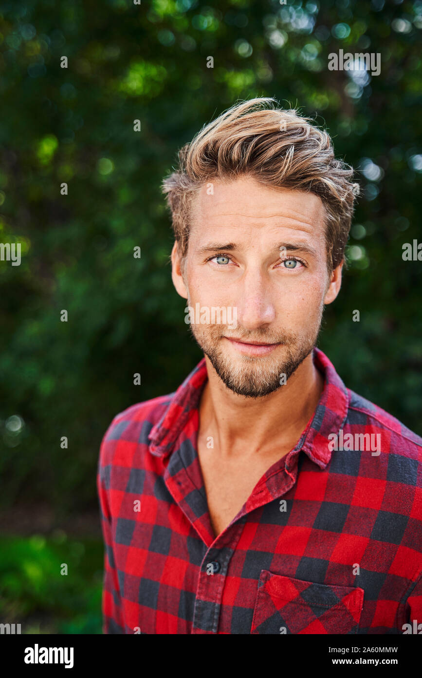 Checkered shirt hi-res stock photography and images - Alamy