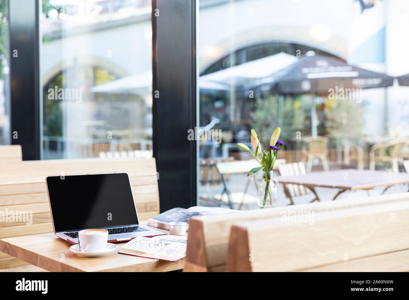 Modern books hi-res stock photography and images - Alamy