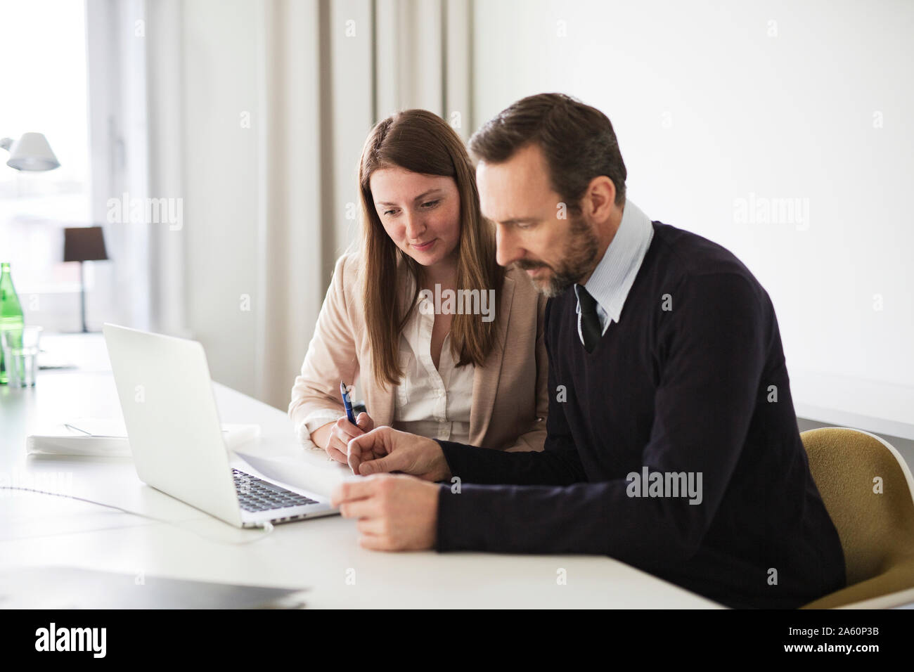 Employee desk smart office hi-res stock photography and images - Alamy