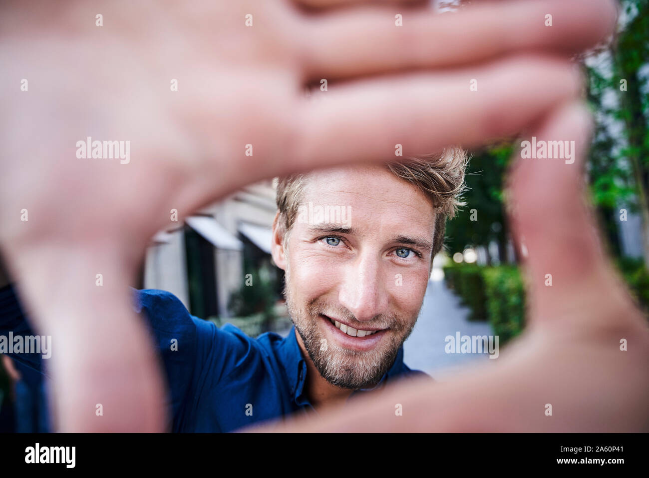 Frame making hi-res stock photography and images - Alamy