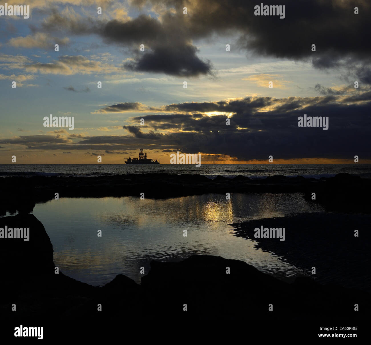 Ship between rocks hi-res stock photography and images - Alamy