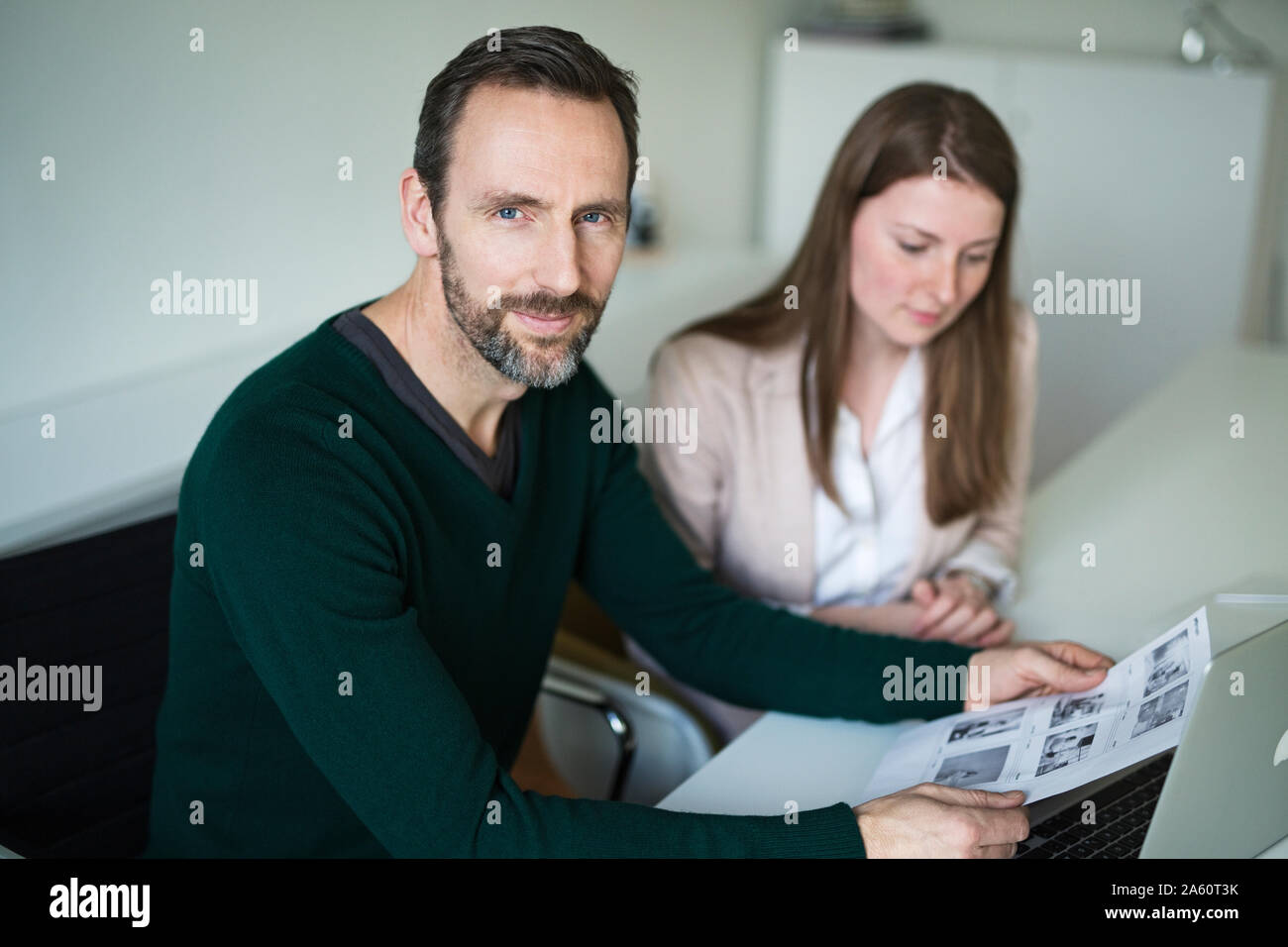 Employee portrait photography office hi-res stock photography and ...