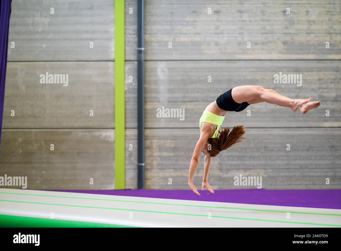 Female gymnast on floor exercise hi-res stock photography and images ...