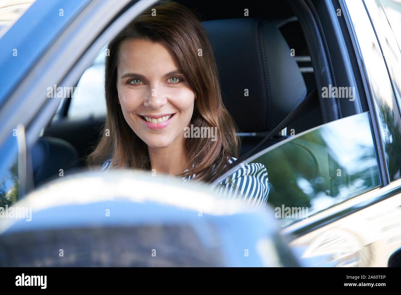 Woman driving car hi-res stock photography and images - Alamy