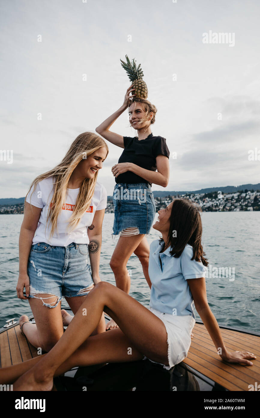 Group friends having drink on hi-res stock photography and images - Alamy
