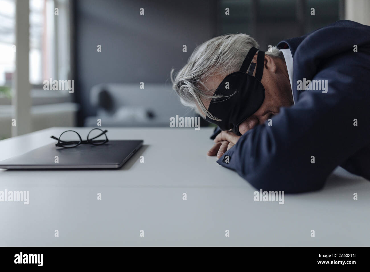 Desk sitting lying on desk hi-res stock photography and images - Alamy