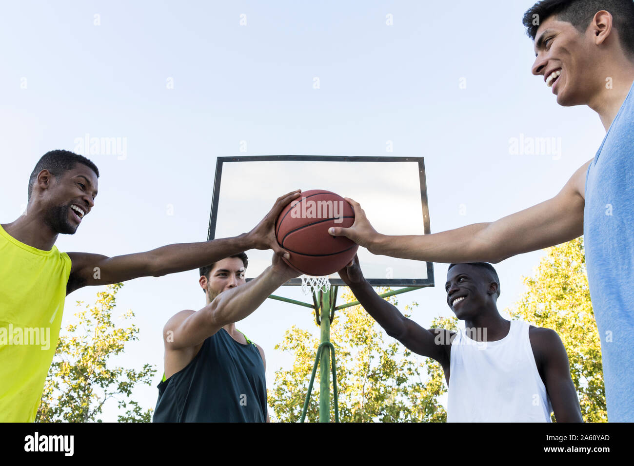 Group of people basketball player hi-res stock photography and images ...