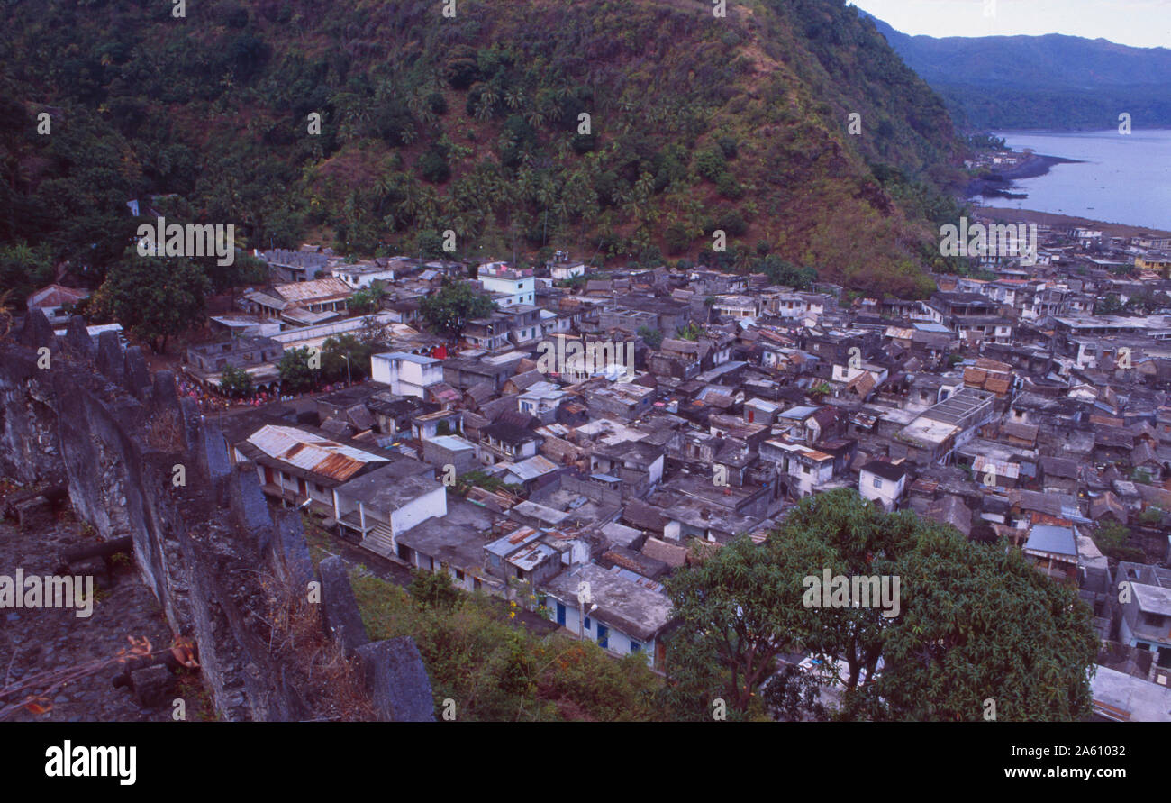 Grande Comores: The City Mutsamudu seen from the citadelle above the hill Stock Photo - Alamy