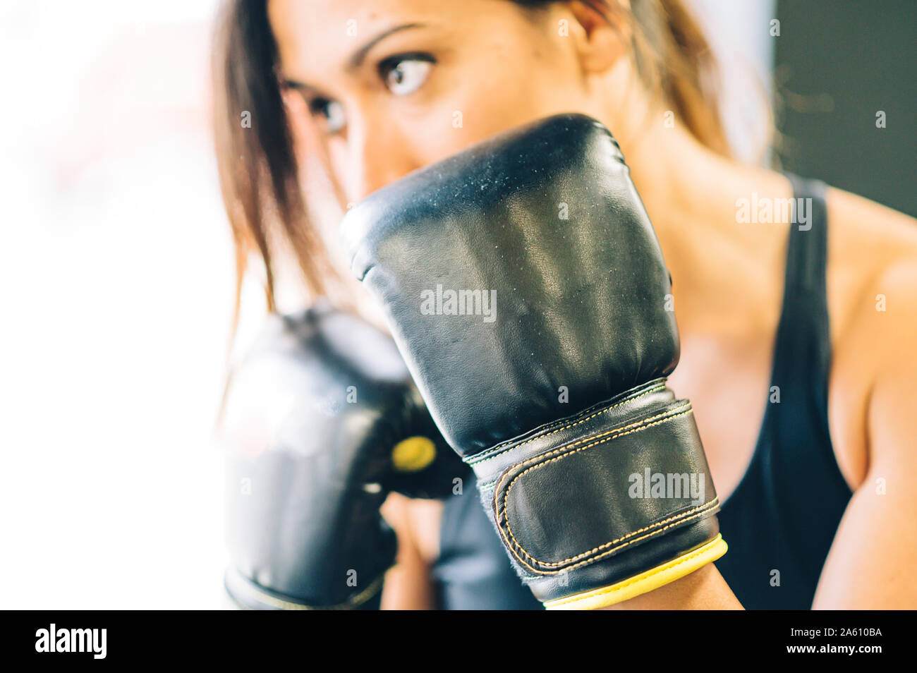 Female boxer posing Stock Photo - Alamy