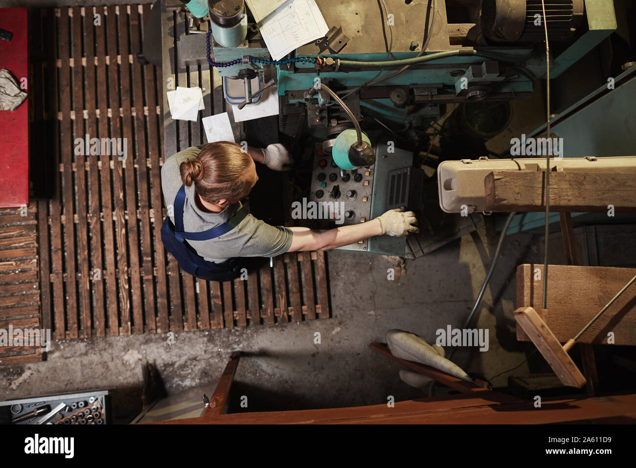 Industry craft hi-res stock photography and images - Alamy