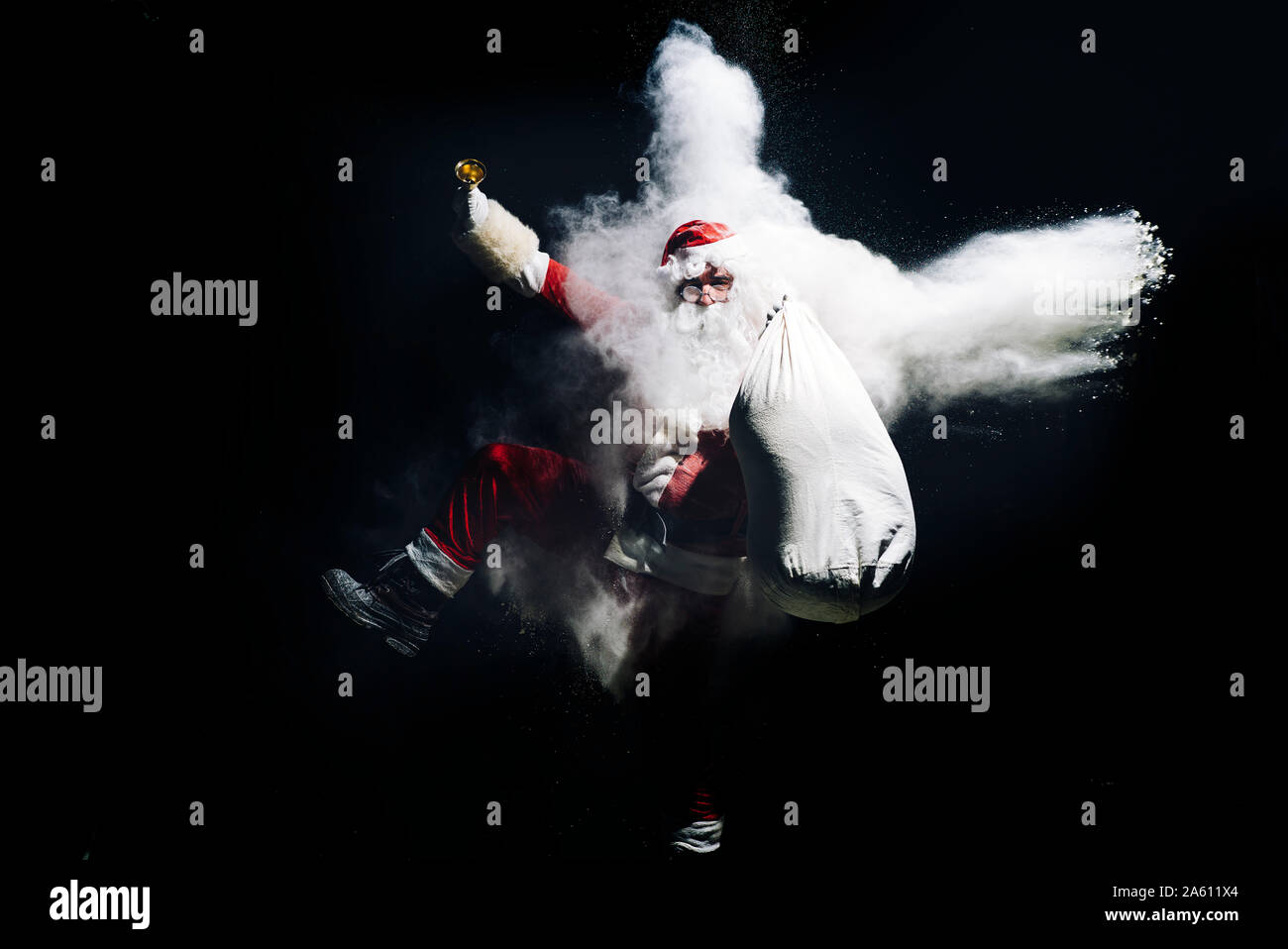 Exploding background hi-res stock photography and images - Alamy