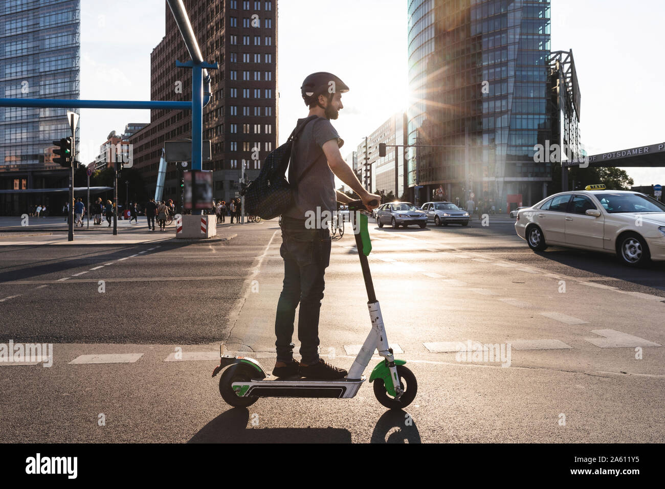 E scooter hi-res stock photography and images - Alamy