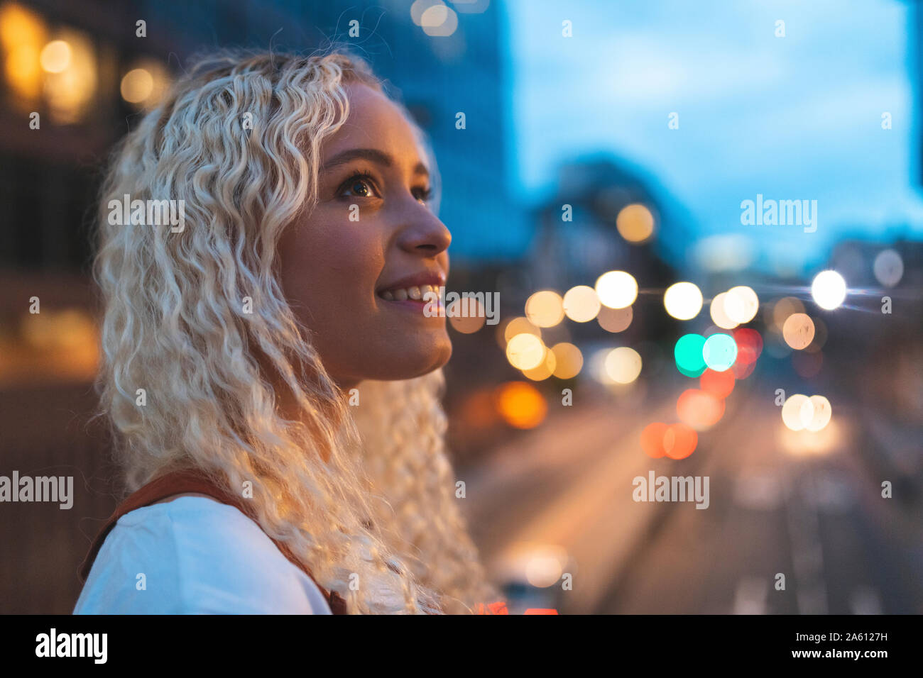 Busy london roads hi-res stock photography and images - Alamy