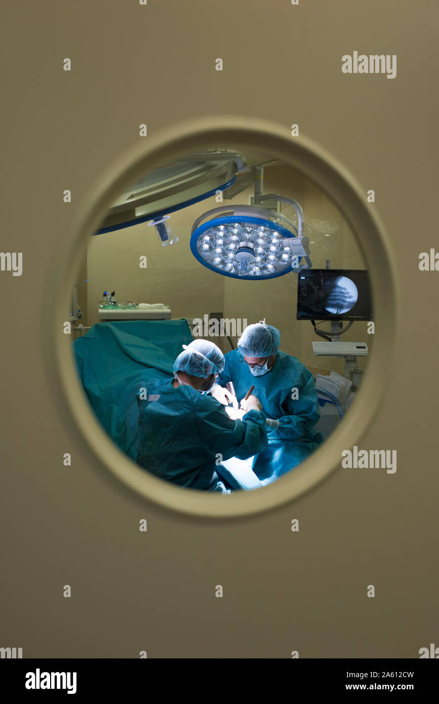 Operating room door hi-res stock photography and images - Alamy