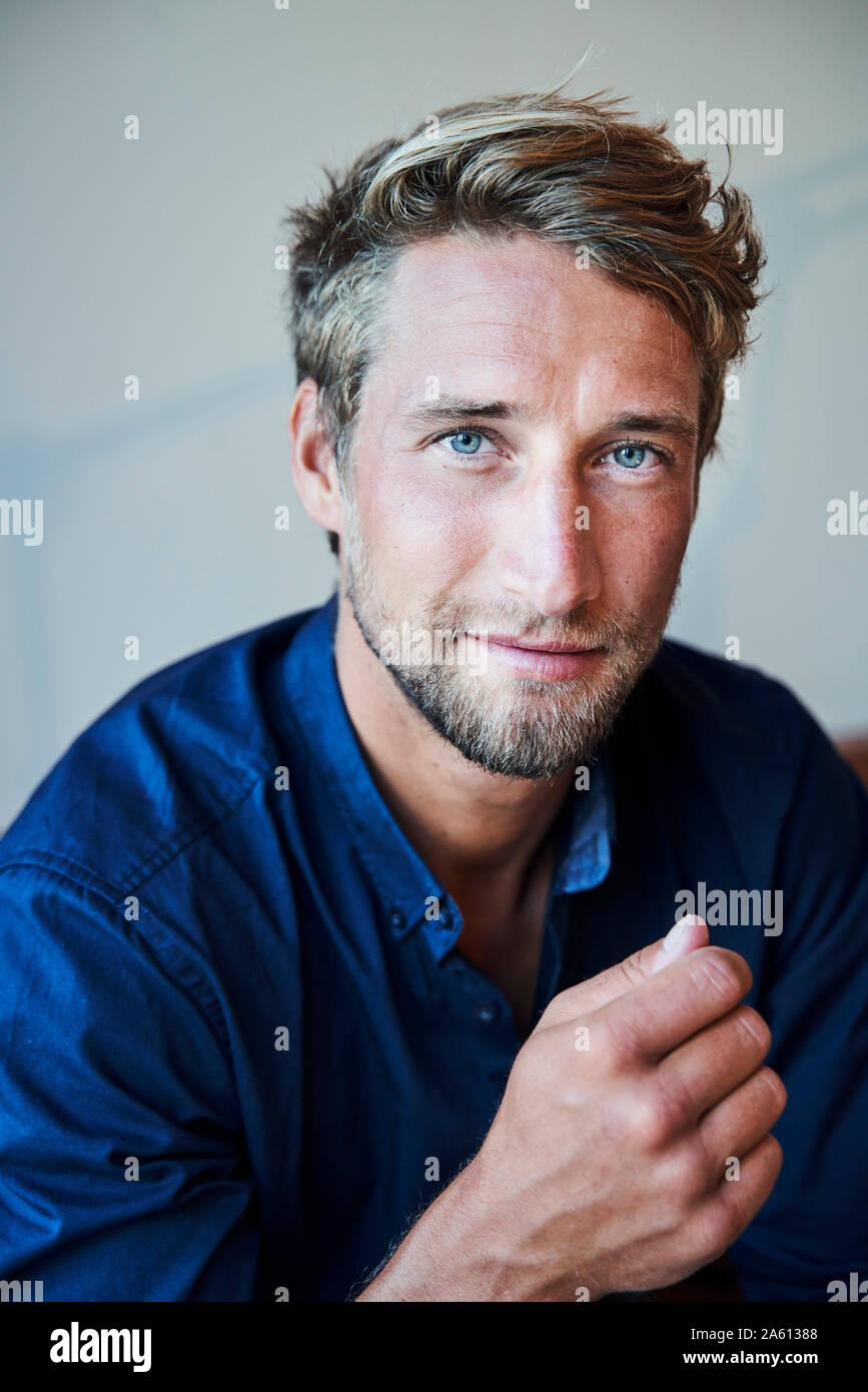 Close up positive young man hi-res stock photography and images - Alamy