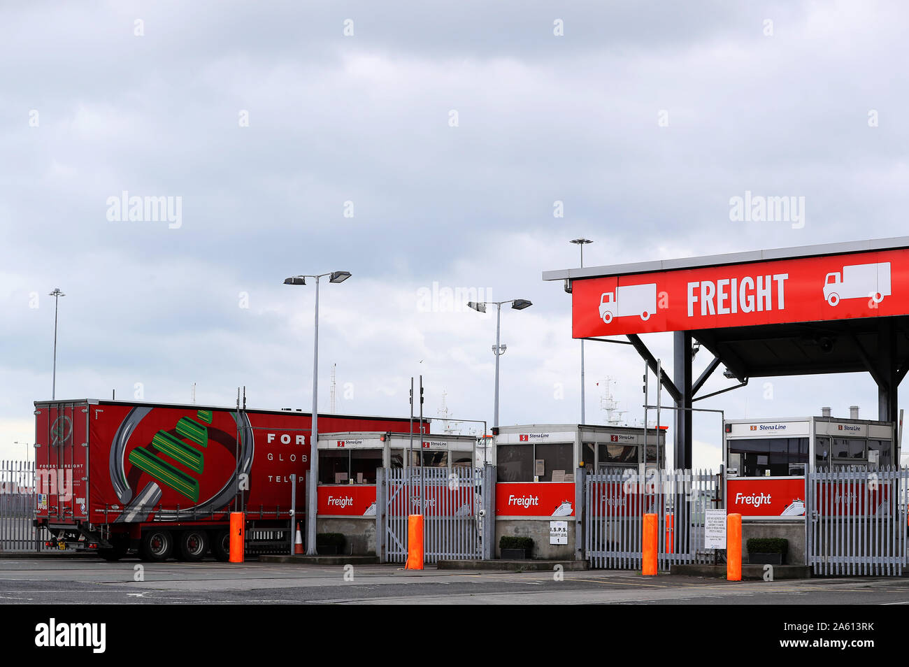 Lorries passing through freight checks dublin port hi-res stock ...
