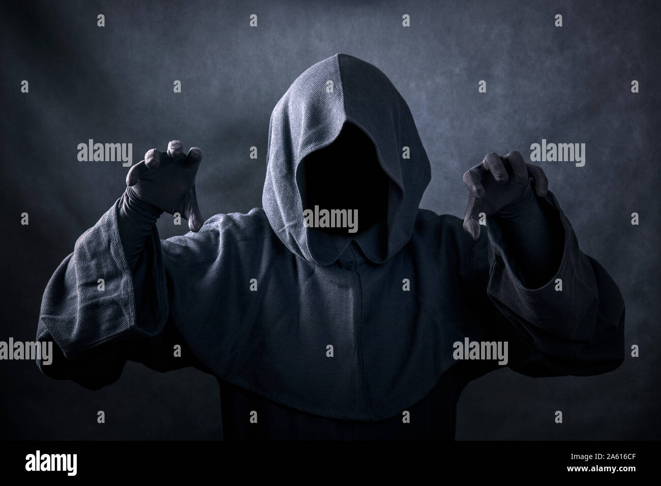 Scary monk hi-res stock photography and images - Alamy
