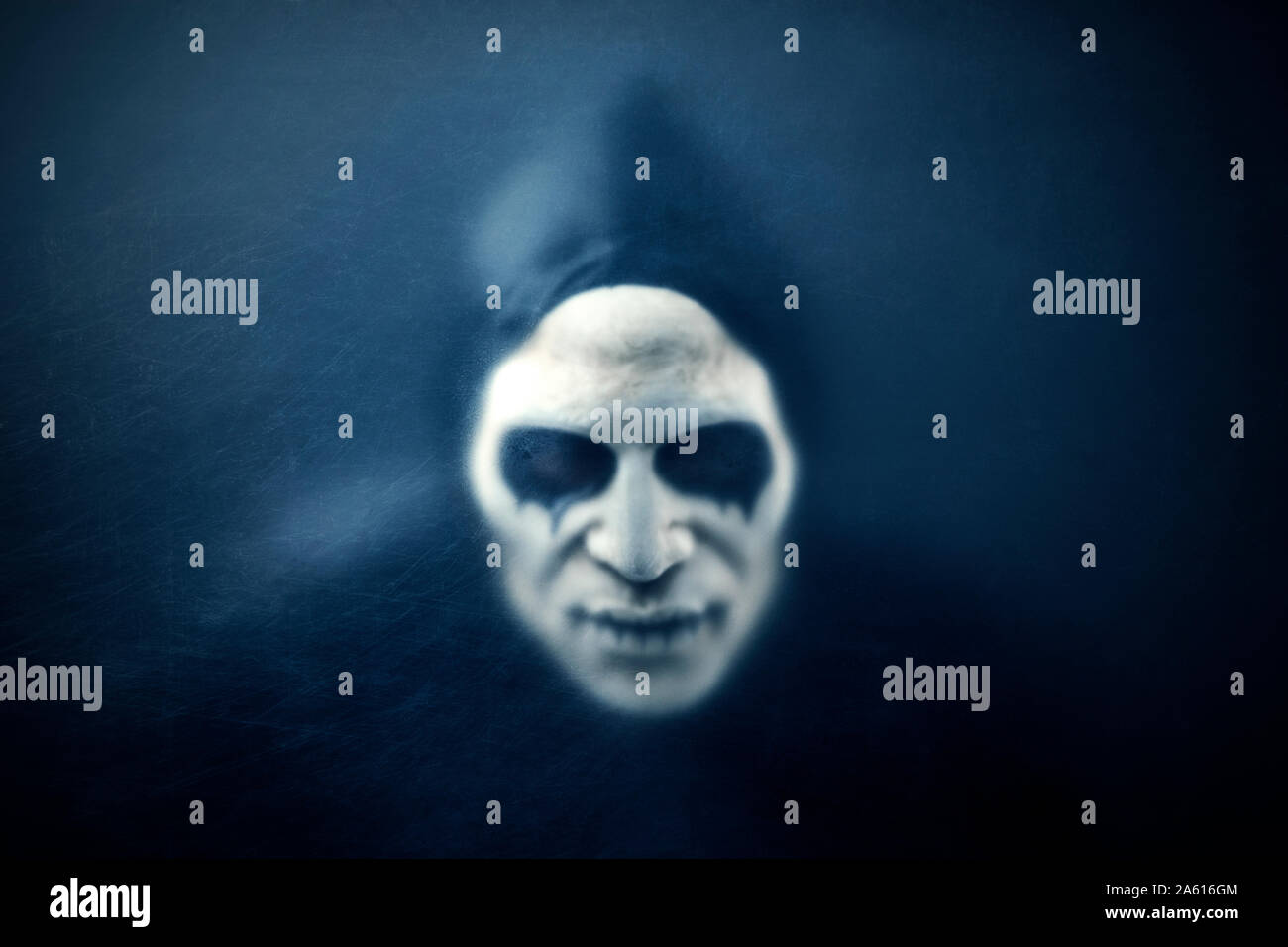 Creepy mask hi-res stock photography and images - Alamy
