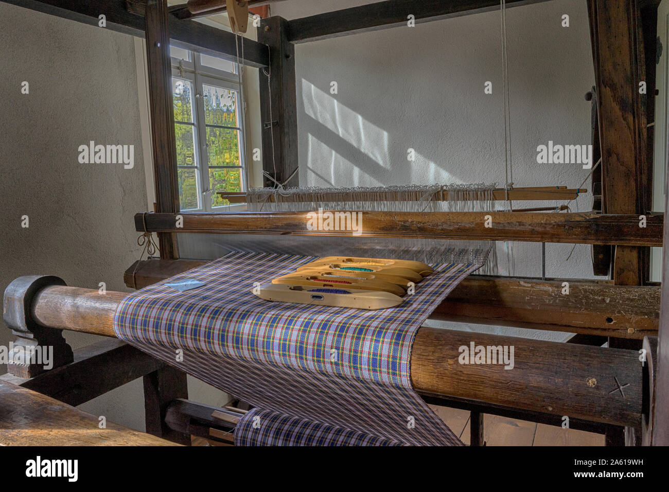 Medieval loom hi-res stock photography and images - Alamy