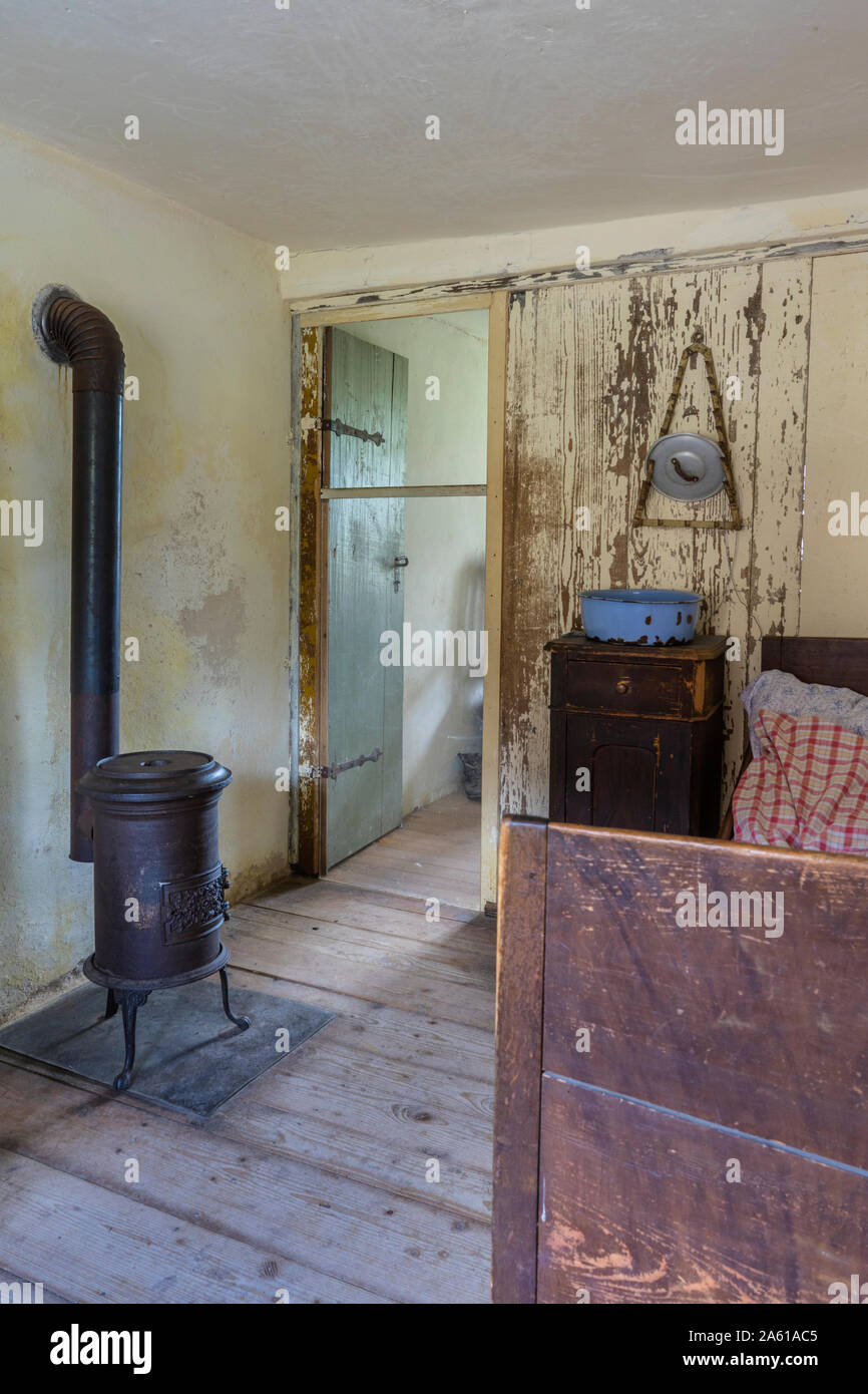 Medieval house interior peasant High Resolution Stock Photography and ...