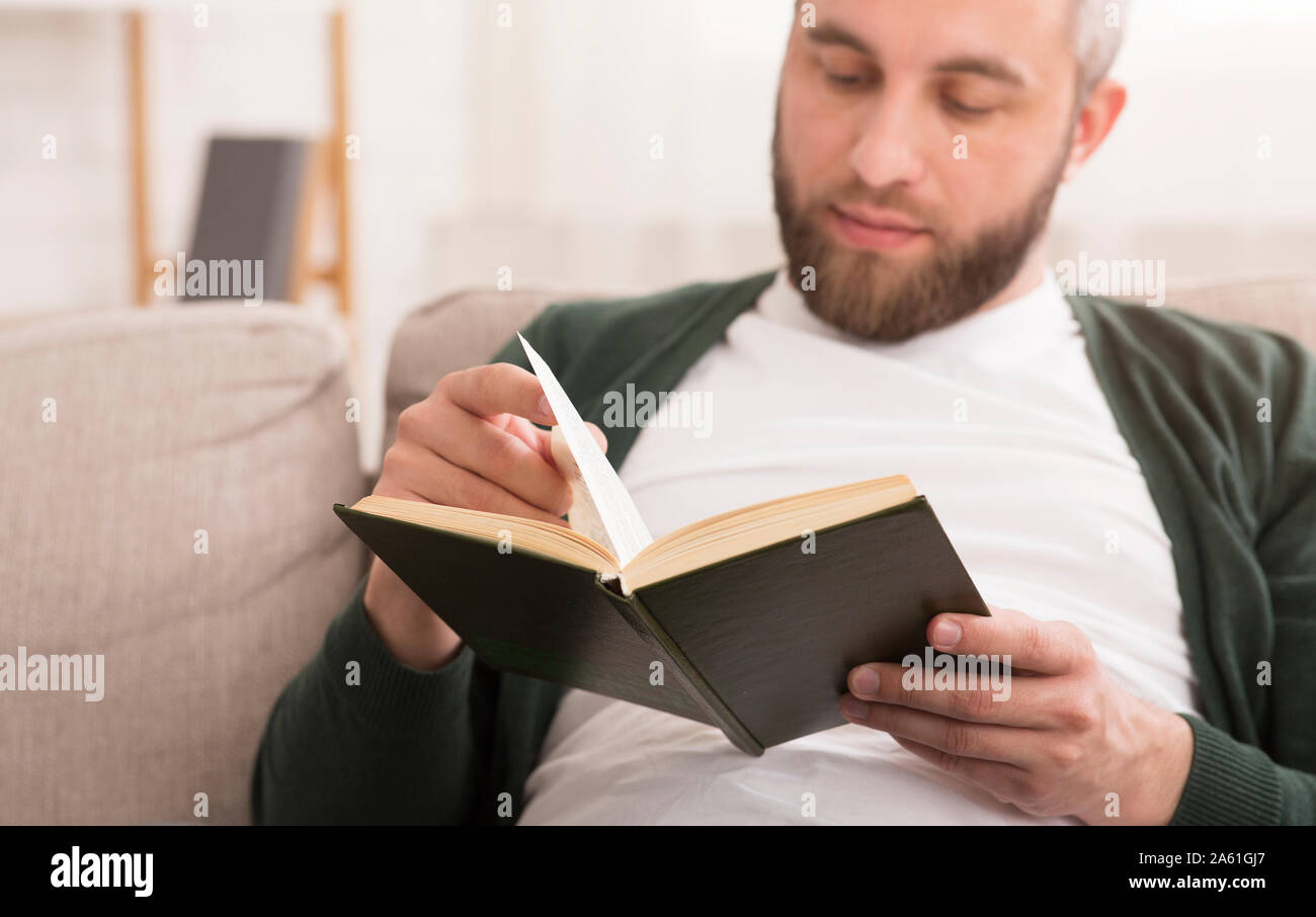 Bearded man reading hi-res stock photography and images - Alamy