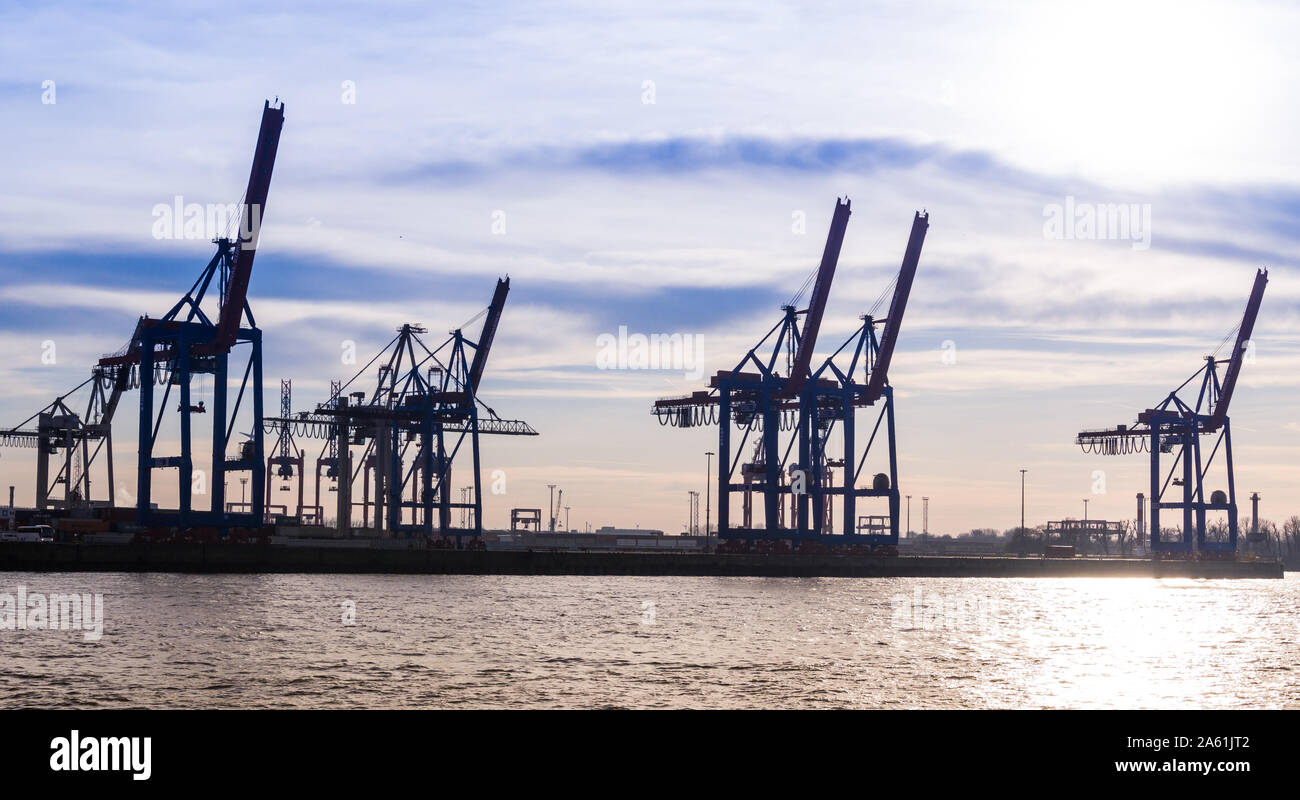 Dockside terminal hi-res stock photography and images - Alamy