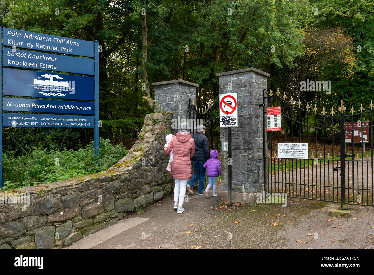Family activity ireland hi-res stock photography and images - Alamy