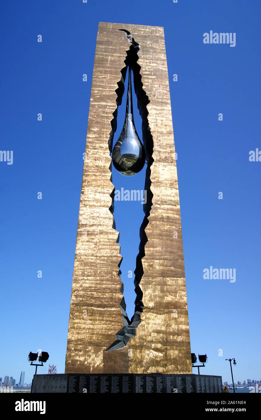 9 11 tear drop memorial hi-res stock photography and images - Alamy