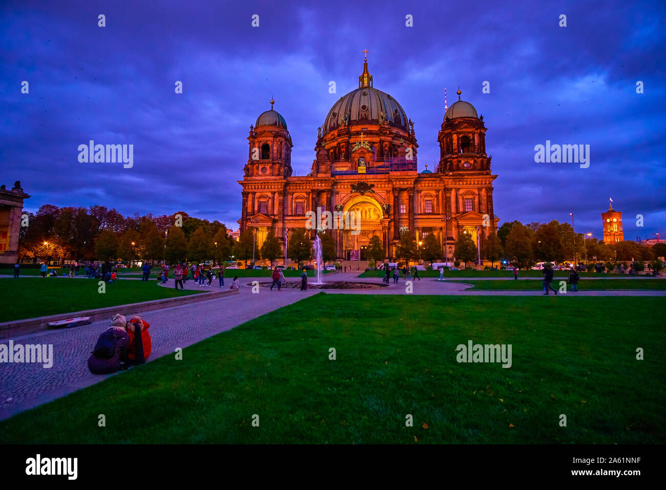 Altes museum und lustgarten hi-res stock photography and images - Alamy