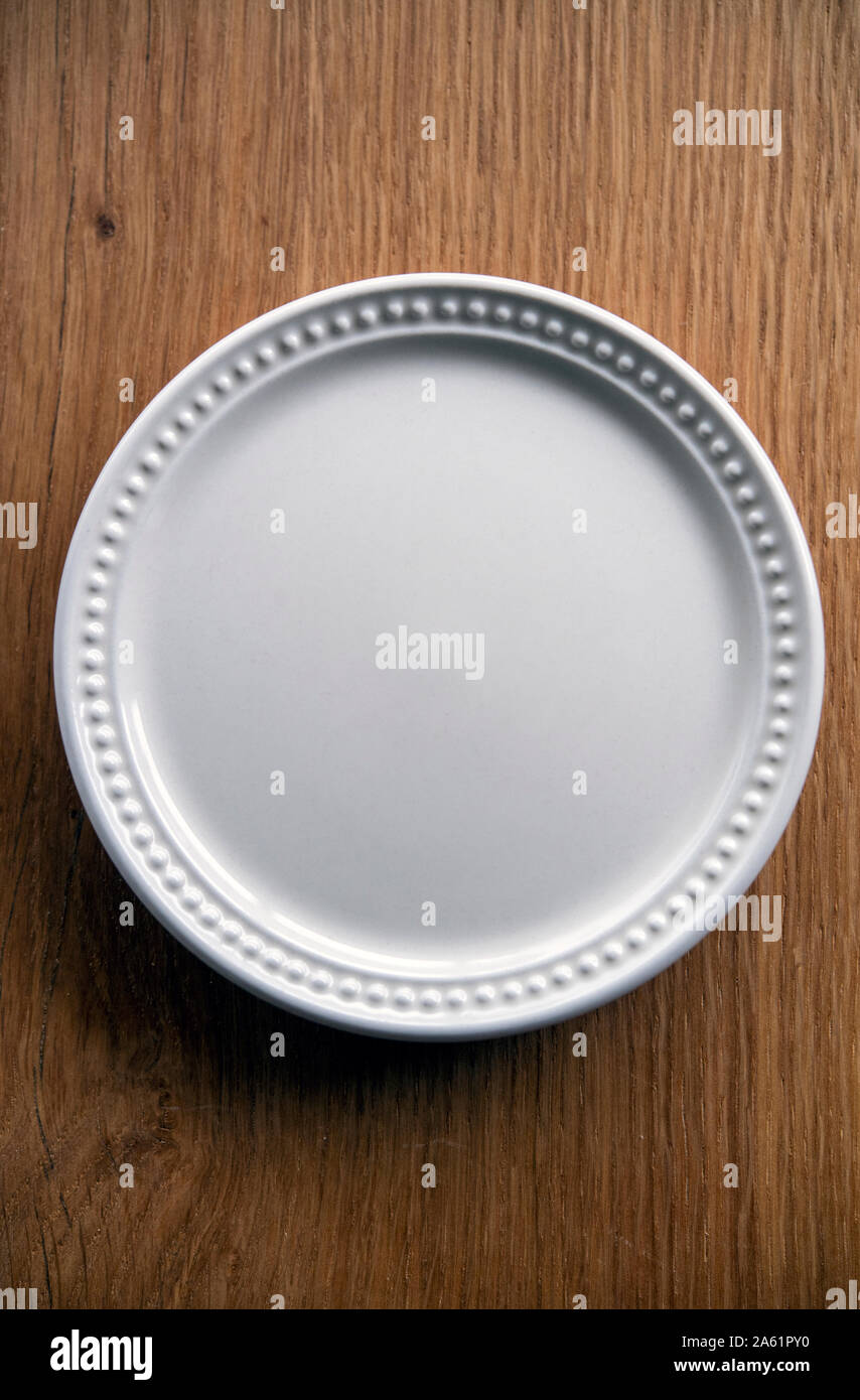 Empty plate hunger hi-res stock photography and images - Alamy