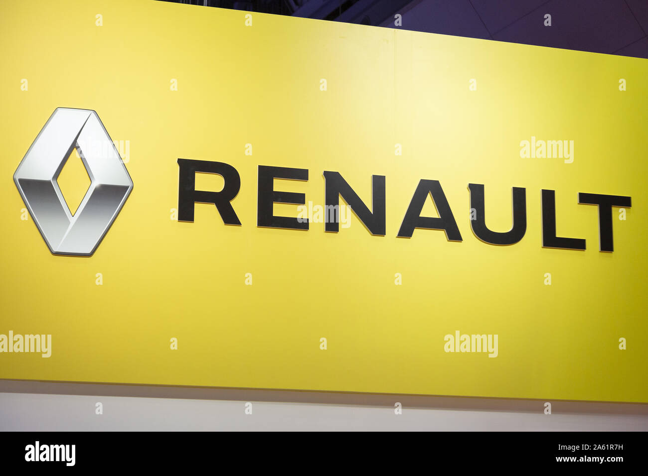 Tokyo, Japan. 23rd Oct, 2019. A logo of Renault is seen during a press ...