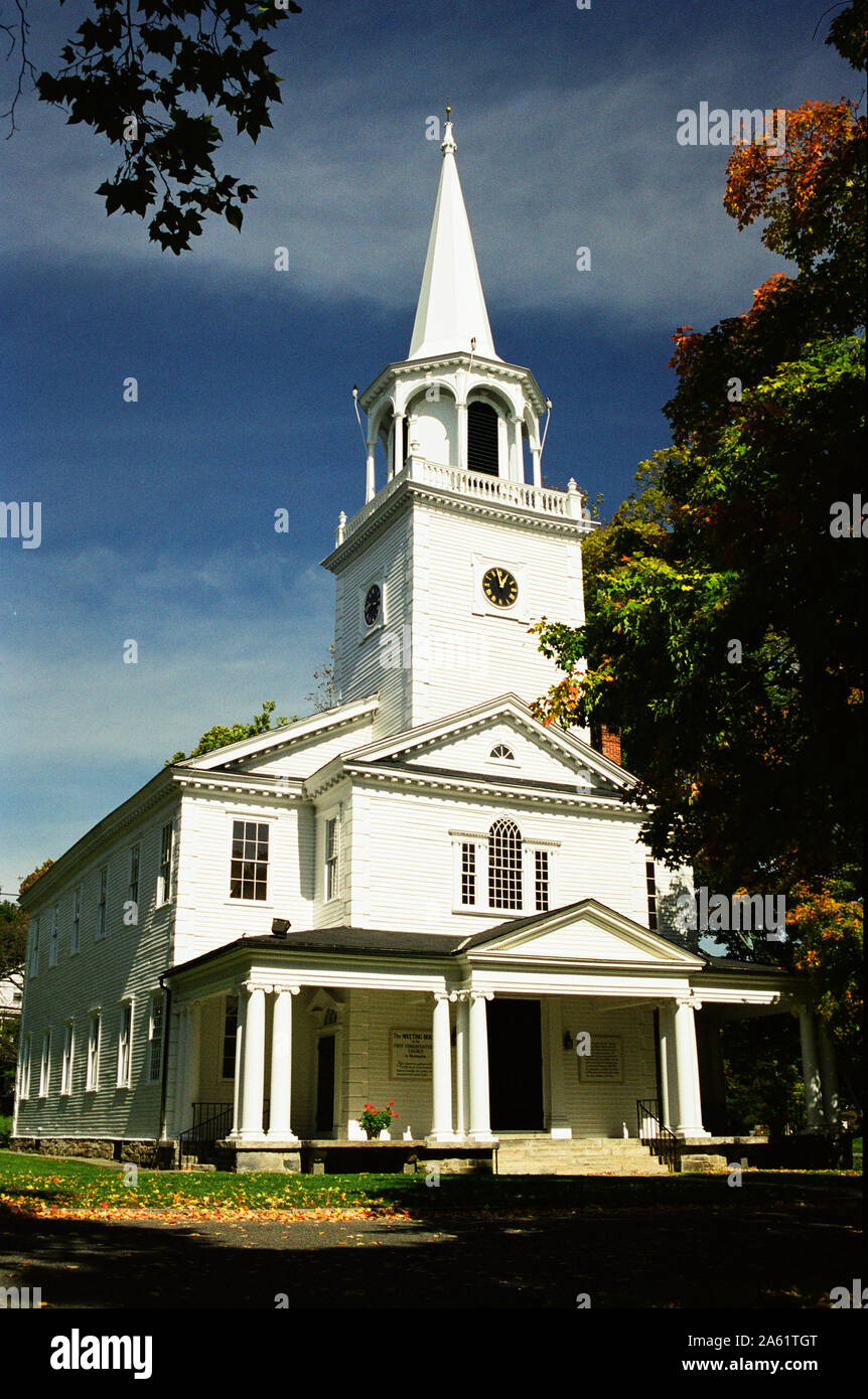 New england church hi-res stock photography and images - Alamy