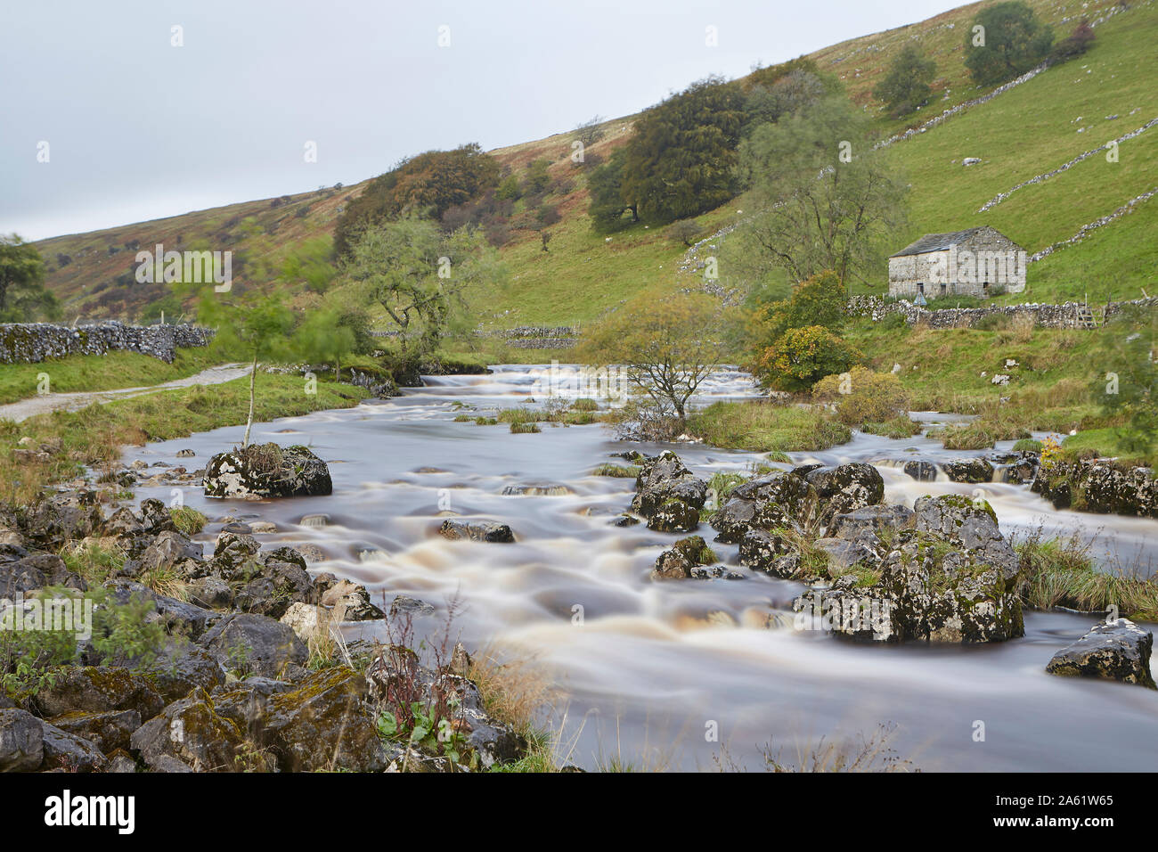 River Wharfe, Langstrothdale, Deepdale, Yorkshire Dales National Park ...