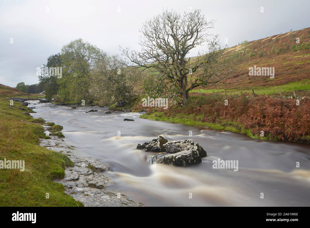 River Wharfe, Langstrothdale, Deepdale, Yorkshire Dales National Park ...