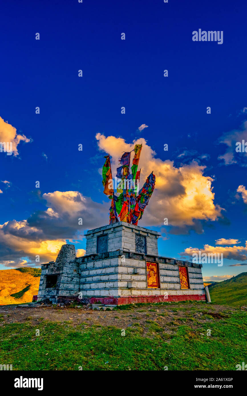 Tibetan wedding hi-res stock photography and images - Alamy