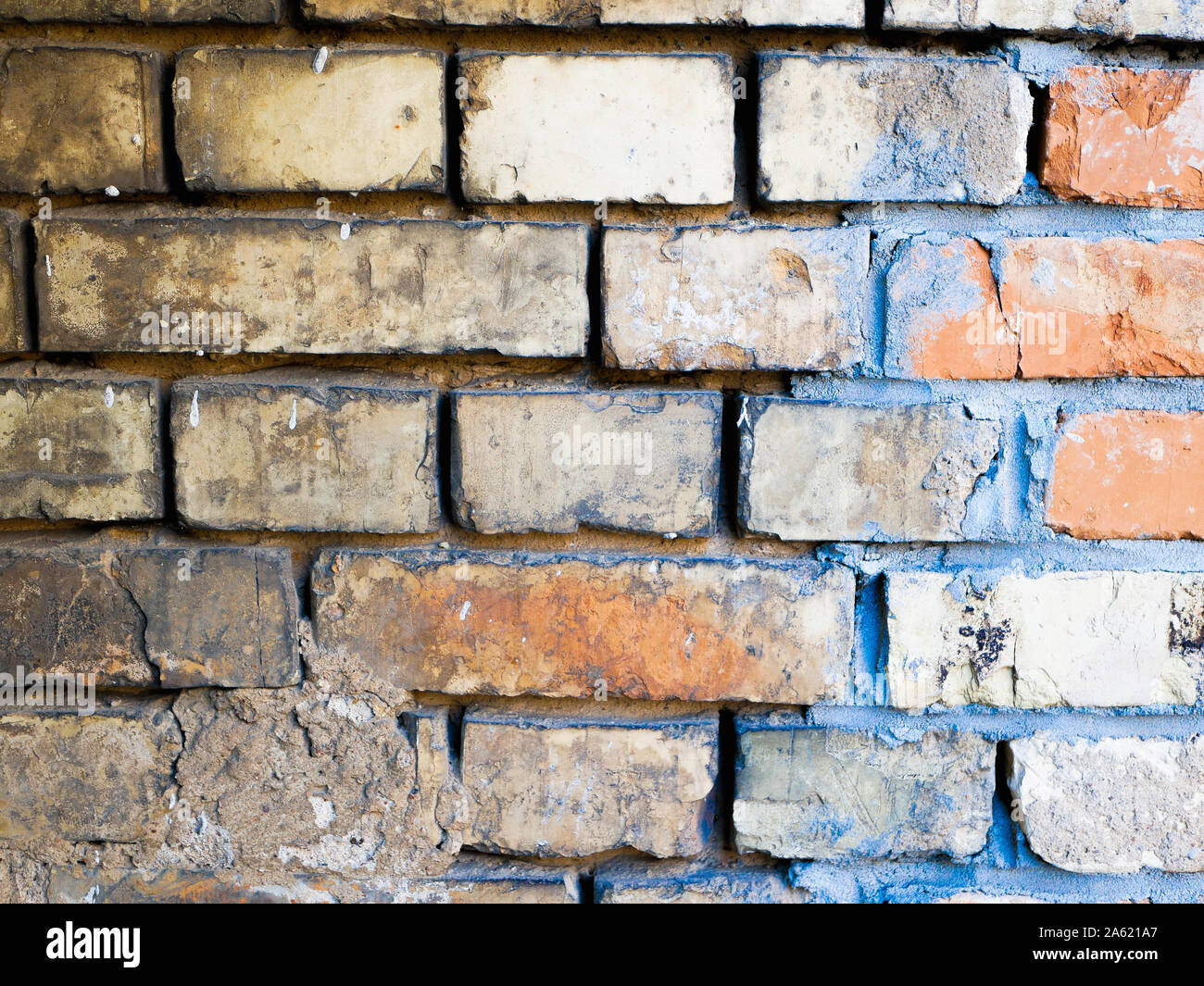 Front view detail brick hi-res stock photography and images - Alamy