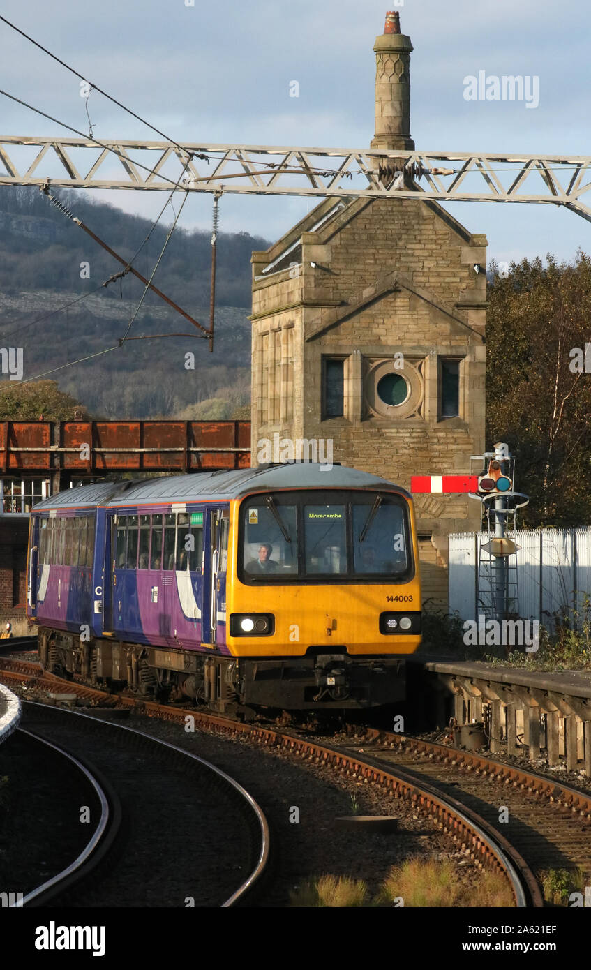 Pacer class 144 train hi-res stock photography and images - Alamy