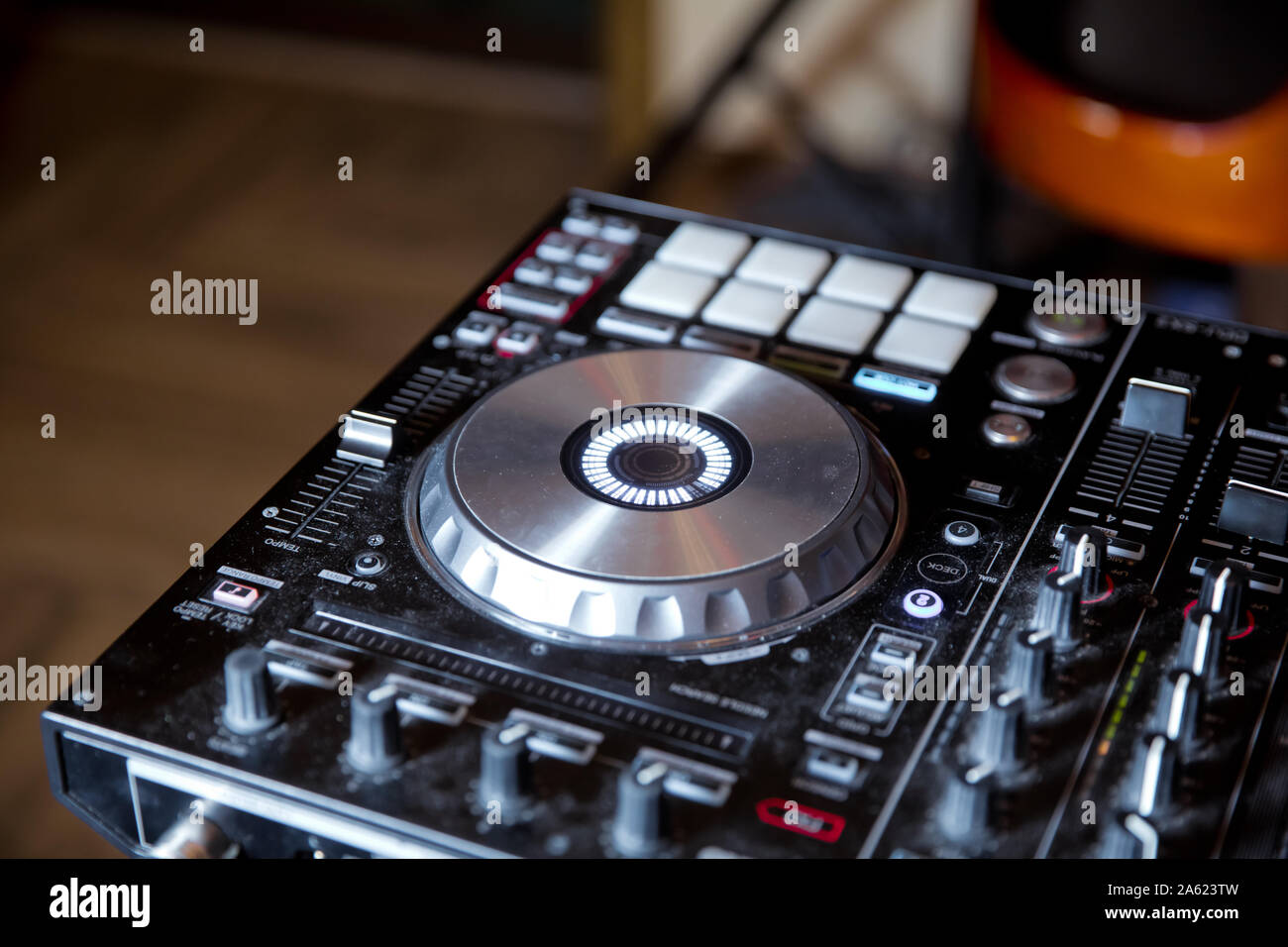 Club level deck hi-res stock photography and images - Alamy